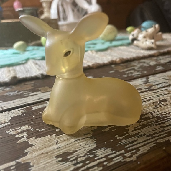 Avon | Art | Avon Vintage Precious Doe Glass Figurine Deer | Poshmark